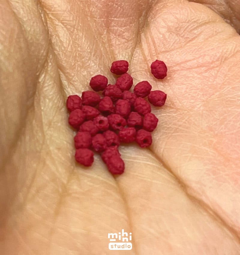 How to Use Molds with Polymer Clay | Mihi Mini Studio